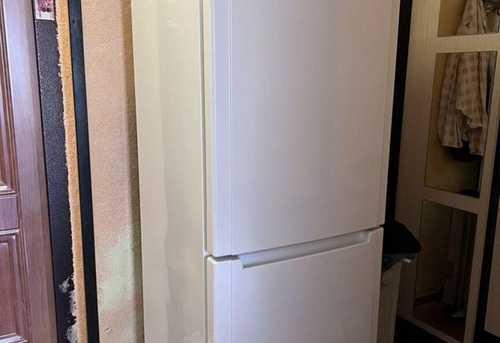 Холодильник Leran CBF167 W