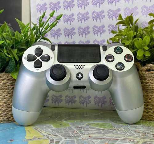 «Вечный» Джойстик Sony DualShock 4 V2 Silver