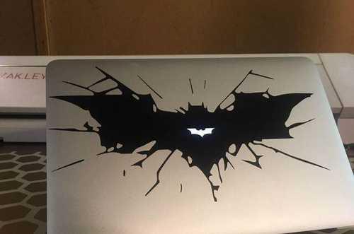 Наклейка Бэтмен на macbook