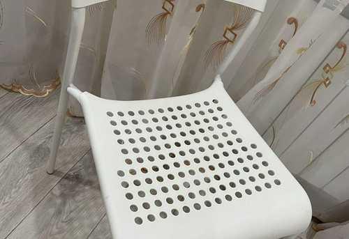 Стул IKEA белая