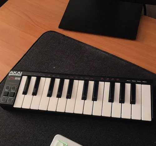 Midi Клавиатура Akai lpk 25