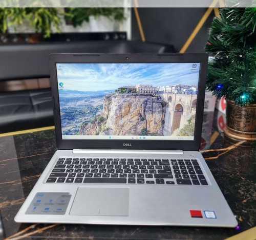 Dell Inspiron 5570 i5 Radeon 530