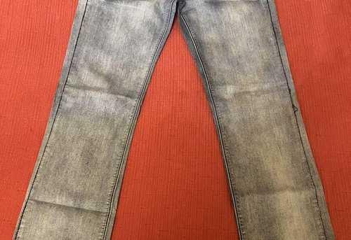 Женские вещи: джинсы, шорты, брюки 48-50 разм