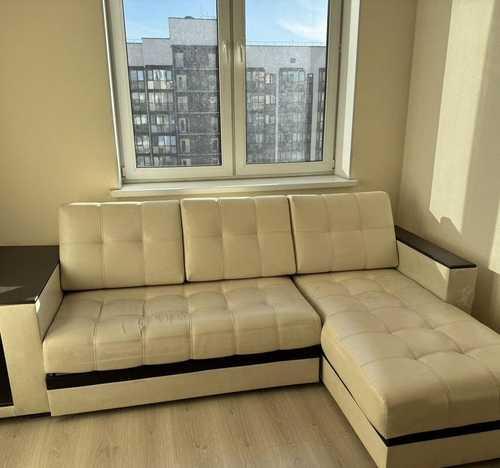 Кожаный угловой диван бу