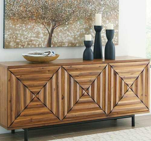 Буфет Fair Ridge Ashley Furniture