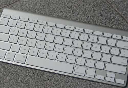 Apple Wireless Keyboard (A1314)