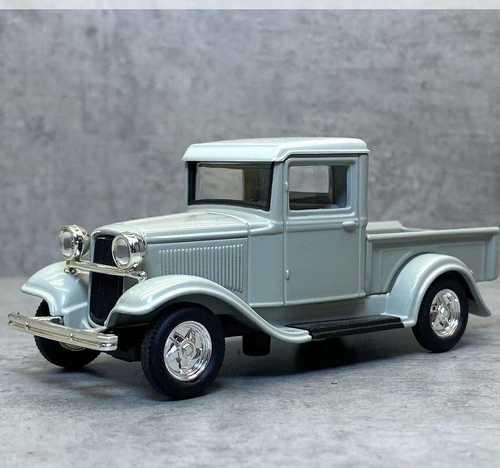 Коллекционная модель Ford Pick-Up 1934 1:43