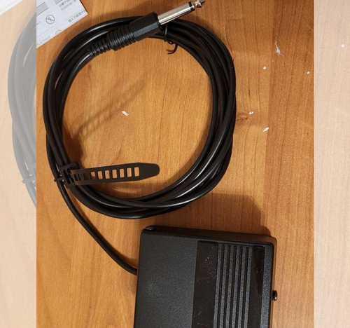 Педаль Roland DP-2