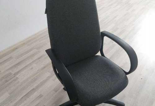 Компьютерное кресло серое ткань