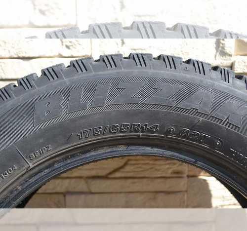 Bridgestone Blizzak Spike-01 175/65 R14 82T