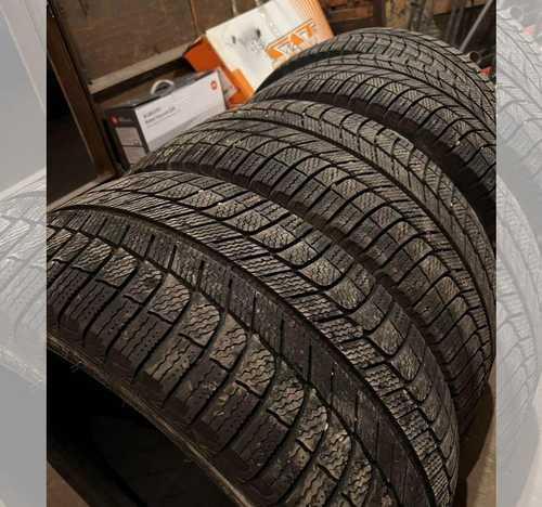 Michelin X-Ice 3 245/40 R18 97H