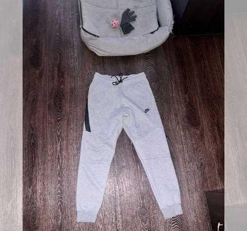 Спортивные штаны nike tech fleece