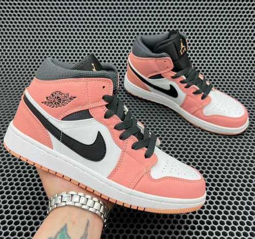 Кроссовки Nike Air Jordan 1 Mid Pink Quartz