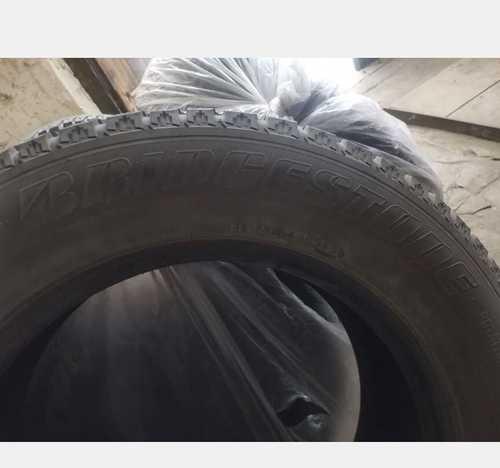 Bridgestone Ice Cruiser 7000 225/65 R17 140Z