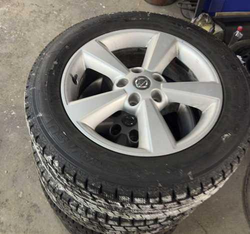 Комплект зимних колес на nissan 215/60 R17