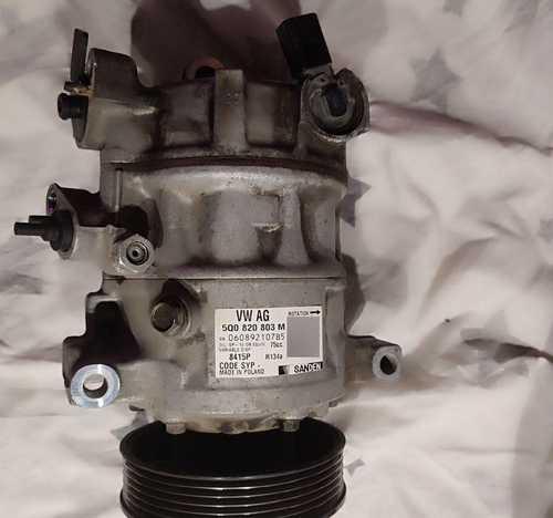 Компрессор кондиционера VW AG 5Q