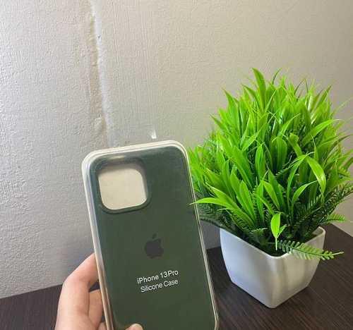 Чехол для iPhone 13 Pro Silicone case зеленый