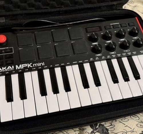 Миди контроллер Akai mpk mini mk3