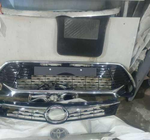 Решетка бампера toyota camry 55
