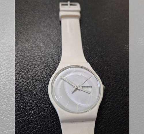 Наручные часы swatch White Rebel