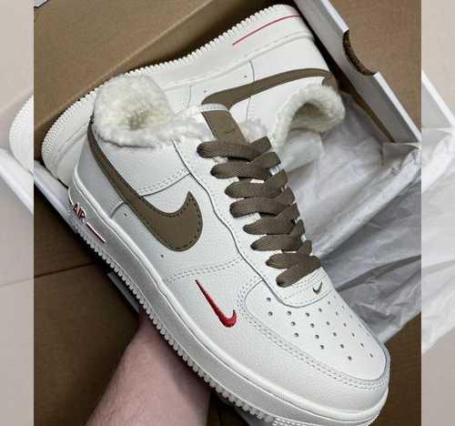 Кроссовки Nike Air Force 1 с мехом (бежевые)