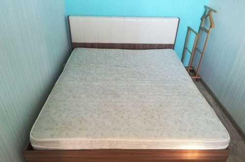 Продам 2- спальную кровать