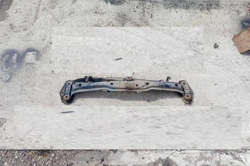 Подрамник Volkswagen Golf 2 88-92 1,6-1,8
