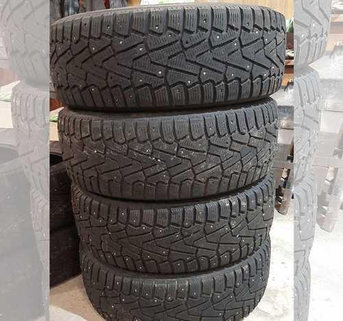 Pirelli Ice Zero 215/60 R17