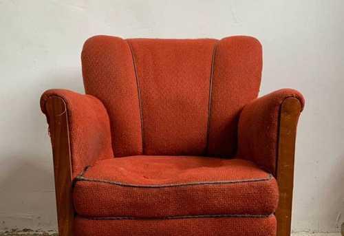 Кресло-ракушка красное