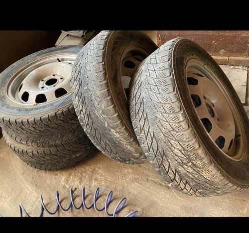 Nokian Tyres Hakkapeliitta R2 215/60 R16