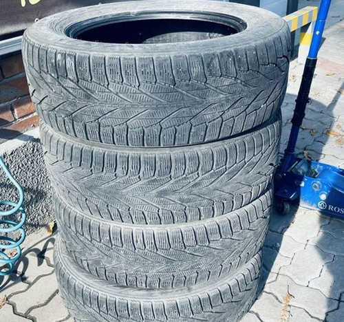 Nokian Tyres Hakkapeliitta R2 215/65 R17