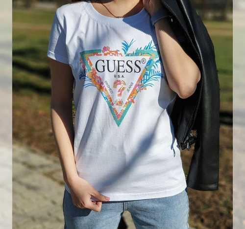 Ваш новый фаворит: футболка Guess для женщин