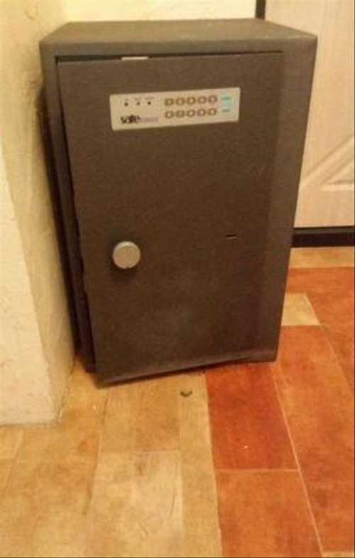 Сейф металлический safetronics