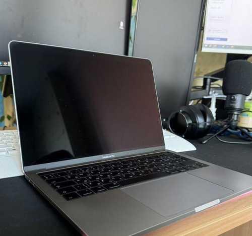 Macbook pro 13 2017 i5 16 512