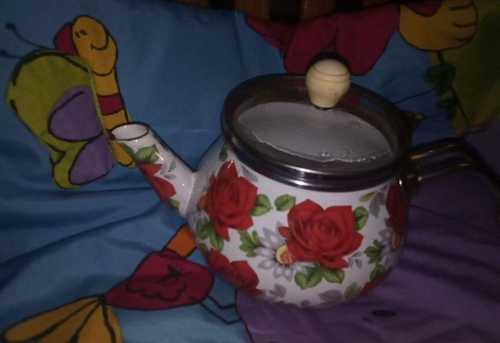 Чайник, эмалированные кастрюли