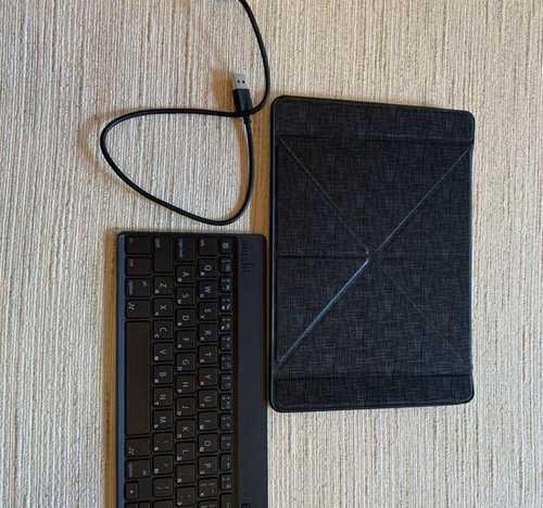Чехол- клавиатура для iPad Pro 10.5"