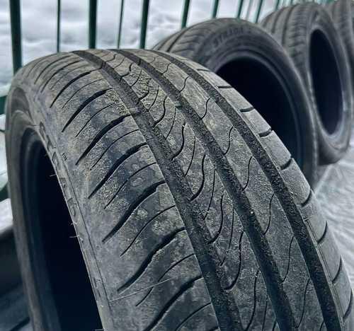 Viatti Strada 2 (V-134) 185/55 R15 22V