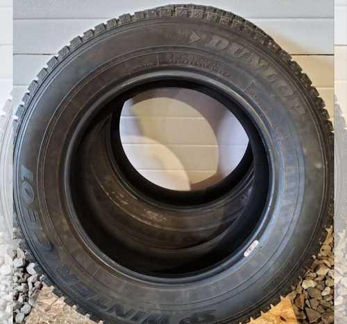 Dunlop SP Winter Ice 01 215/65 R16 102T