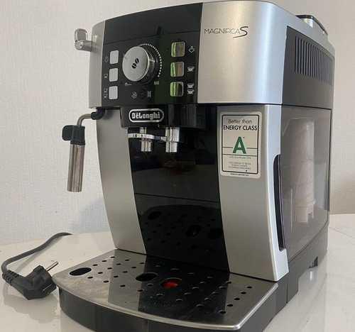 Кофемашина delonghi magnifica s