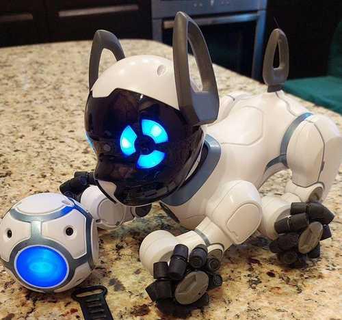 Робот собака chip wowwee