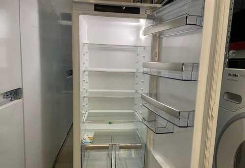 Встраиваемый холодильник122см AEG