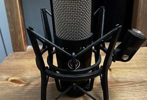 AKG P220