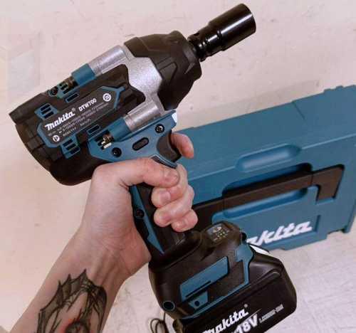 Бесщеточный Гайковерт Makita ударный