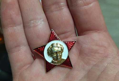 Раритетный значок "Молодой Ленин" от прадеда