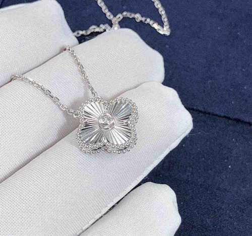 Подвеска Van Cleef & Arpels Vintage 0.06ct