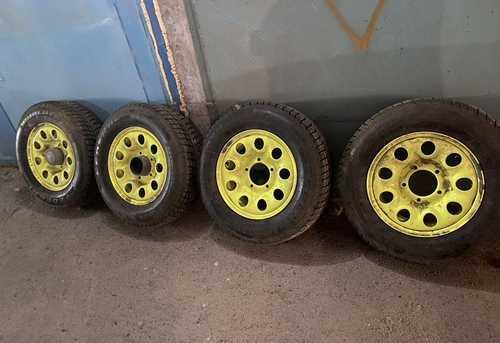 Комлект колес 205/70 R15 зимние