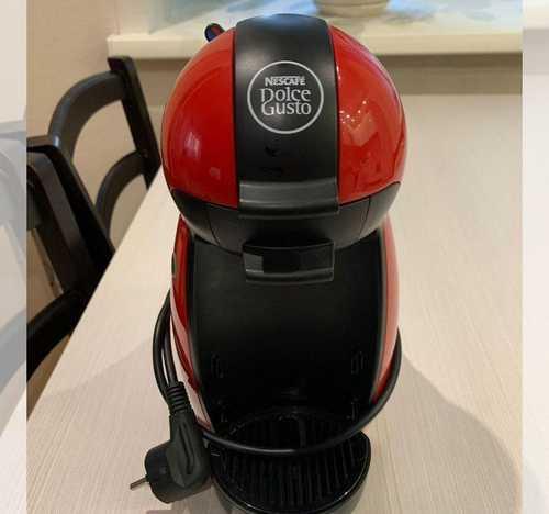 Капсульная кофемашина dolce gusto б/у рабочая