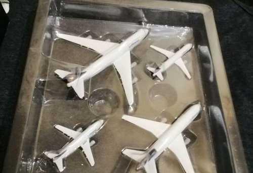 Мини модель самолета Lufthansa