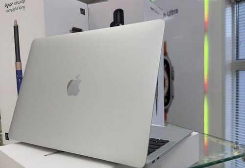 MacBook Air M1 8/256 gb бу