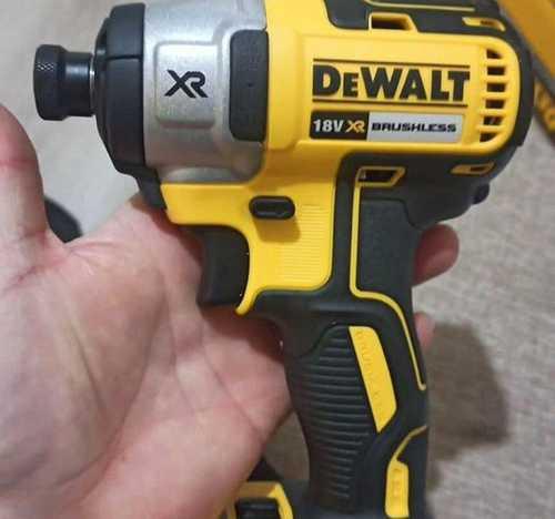 Dewalt DCF 887N